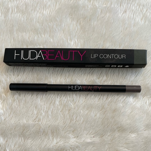 HUDA BEAUTY | Makeup | Never Opened Huda Beauty Lip Contour Matte Lip ...
